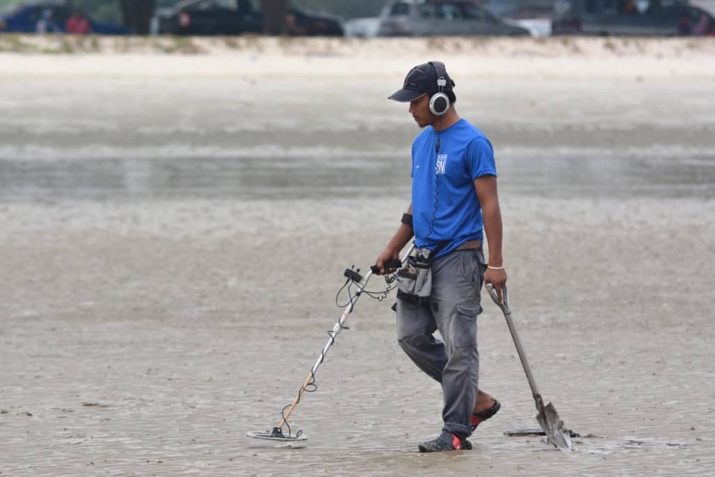 Ultimate Review Of The Best Headphones For Metal Detecting In 2023 ...