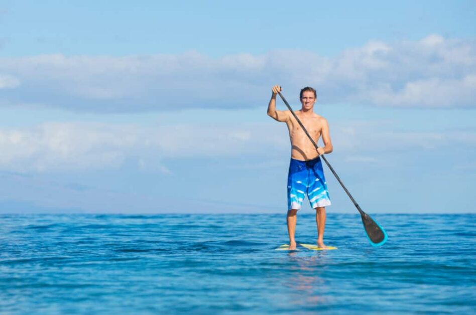What To Wear To Paddle Boarding (You'd Be Surprised!) | HobbyKraze
