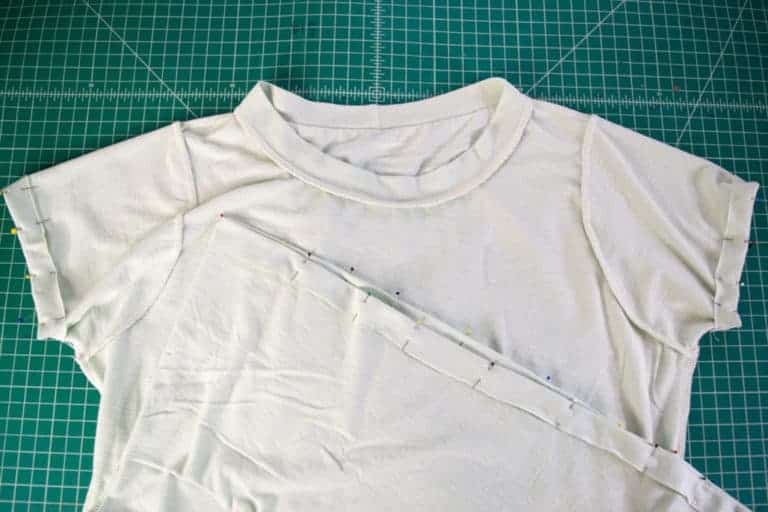 How To Make A T-Shirt ( A Simple Step-by-Step Sewing Tutorial ...
