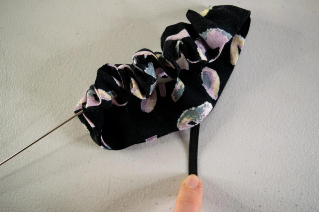 How To Make A Scrunchie: (Two Ways!) | HobbyKraze