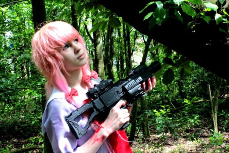 How To Distress Clothing For Cosplay | HobbyKraze