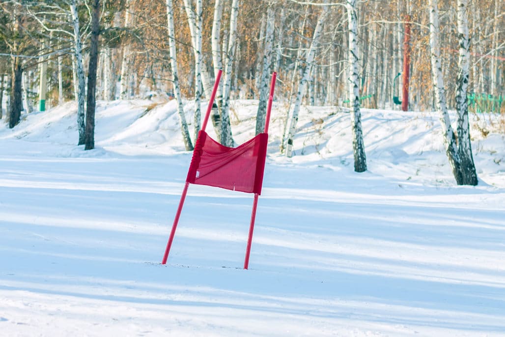Downhill Skiing Vs Slalom Vs Super G – A Comparison | HobbyKraze