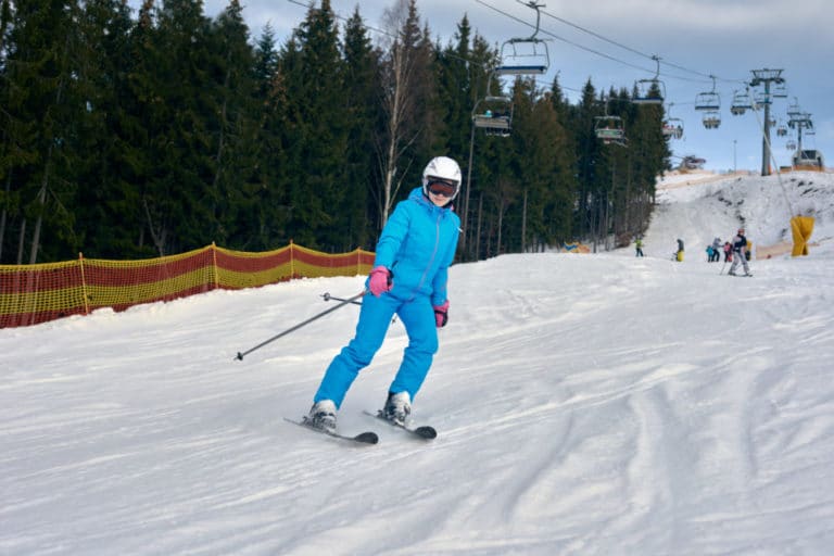 Downhill Skiing Vs Slalom Vs Super G – A Comparison | HobbyKraze