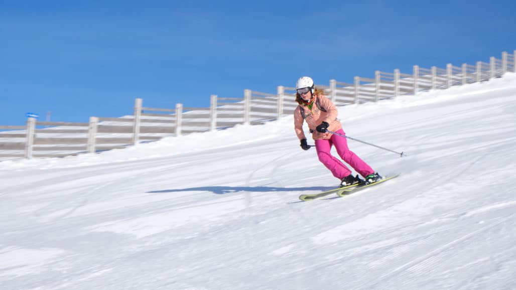 Downhill Skiing Vs Slalom Vs Super G – A Comparison | HobbyKraze
