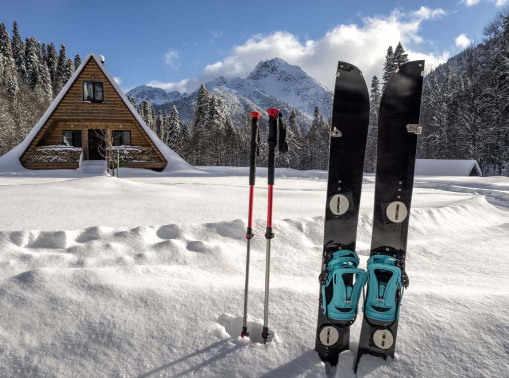 Backcountry Skiing Vs. Splitboarding: Key Differences And Similarities ...