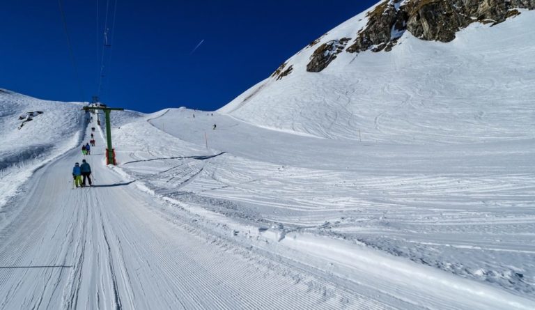 How To Ride A T Bar On Skis | HobbyKraze
