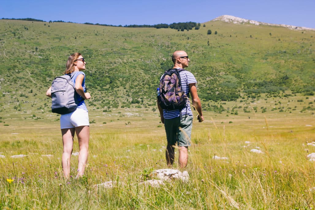 12 Tips On What To Wear On A Hot Weather Hike | HobbyKraze