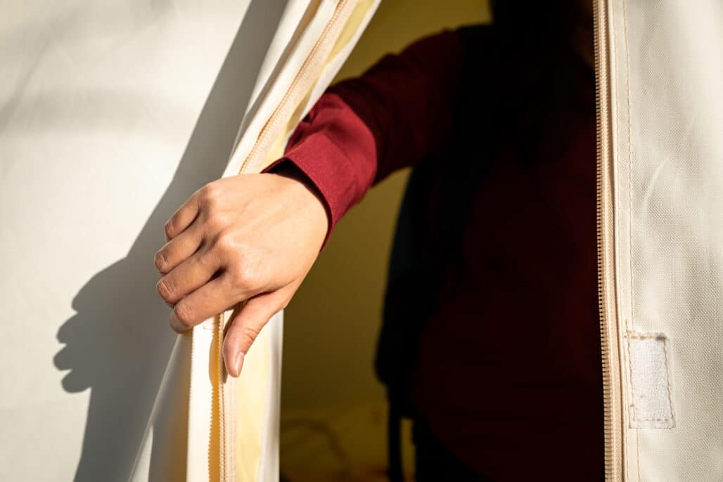 How To Lock A Tent From The Inside (To Keep Belongings Safe) | HobbyKraze