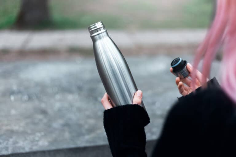 How Much Does A 16.9oz Bottle Of Water Weigh? | HobbyKraze