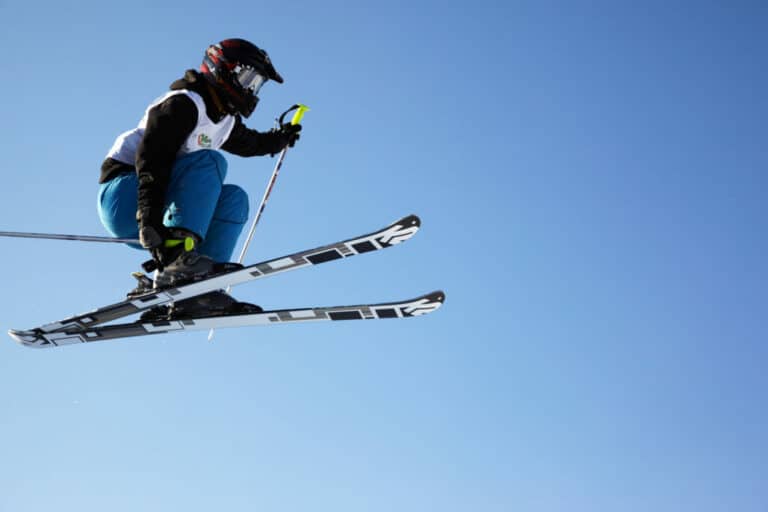 Short Skis Vs. Long Skis : Which Is Better? | HobbyKraze